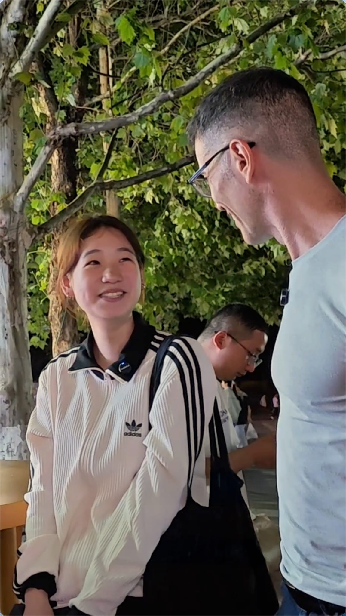 Thumbnails for interviews videos. - Areton